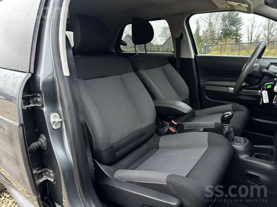 Black Citroen C4 Cactus 2015 in Jelgava, with an engine capacity of 1.20 L and mileage of 0 thousand km for 6400 €, photo 10 on AUTOMOTO.COM.LV