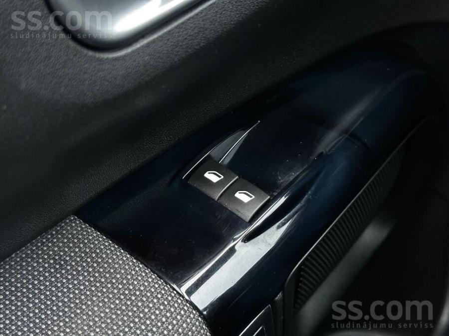 Black Citroen C4 Cactus 2015 in Jelgava, with an engine capacity of 1.20 L and mileage of 0 thousand km for 6400 €, photo 17 on AUTOMOTO.COM.LV