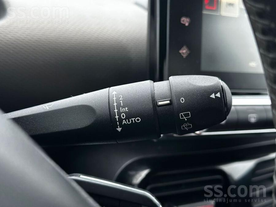 Black Citroen C4 Cactus 2015 in Jelgava, with an engine capacity of 1.20 L and mileage of 0 thousand km for 6400 €, photo 29 on AUTOMOTO.COM.LV