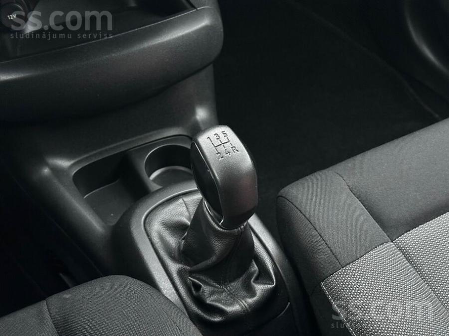 Black Citroen C4 Cactus 2015 in Jelgava, with an engine capacity of 1.20 L and mileage of 0 thousand km for 6400 €, photo 31 on AUTOMOTO.COM.LV