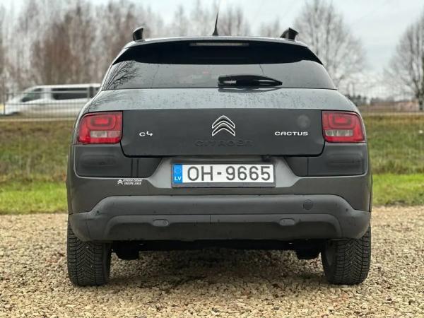 Melns Citroen C4 Cactus 2015 Jelgava, ar dzinēja tilpumu 1.20 L un nobraukumu 169 tūkst. km par 6400 €, foto 5 vietnē AUTOMOTO.COM.LV