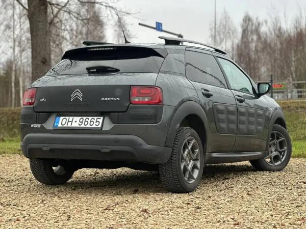 Melns Citroen C4 Cactus 2015 Jelgava, ar dzinēja tilpumu 1.20 L un nobraukumu 169 tūkst. km par 6400 €, foto 6 vietnē AUTOMOTO.COM.LV