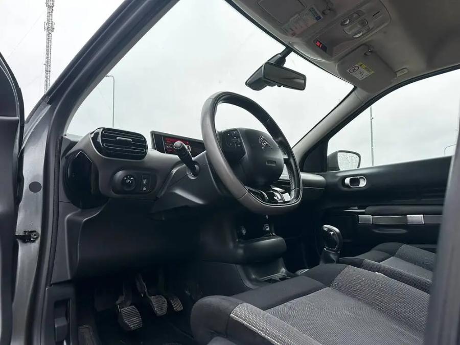 Black Citroen C4 Cactus 2015 in Jelgava, with an engine capacity of 1.20 L and mileage of 169 thousand km for 6400 €, photo 8 on AUTOMOTO.COM.LV