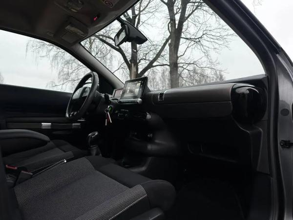 Melns Citroen C4 Cactus 2015 Jelgava, ar dzinēja tilpumu 1.20 L un nobraukumu 169 tūkst. km par 6400 €, foto 10 vietnē AUTOMOTO.COM.LV