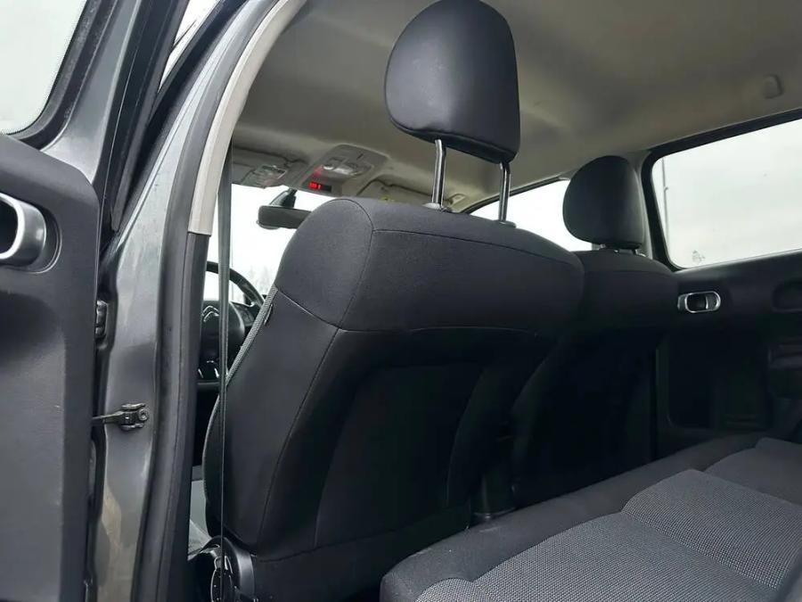 Black Citroen C4 Cactus 2015 in Jelgava, with an engine capacity of 1.20 L and mileage of 169 thousand km for 6400 €, photo 16 on AUTOMOTO.COM.LV