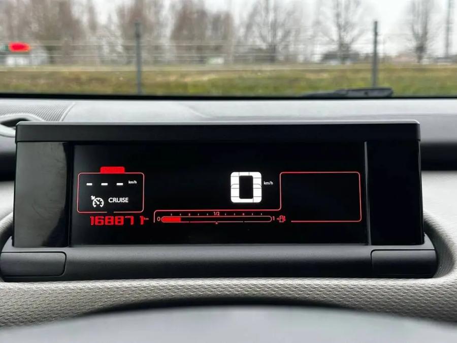Black Citroen C4 Cactus 2015 in Jelgava, with an engine capacity of 1.20 L and mileage of 169 thousand km for 6400 €, photo 25 on AUTOMOTO.COM.LV