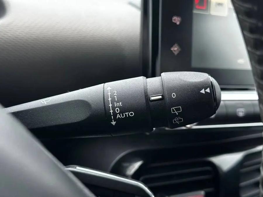 Black Citroen C4 Cactus 2015 in Jelgava, with an engine capacity of 1.20 L and mileage of 169 thousand km for 6400 €, photo 29 on AUTOMOTO.COM.LV