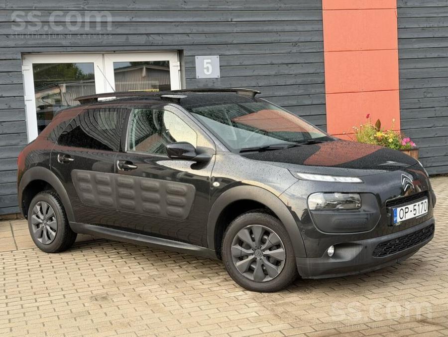 Melns Citroen C4 Cactus 2015 Cēsis, ar dzinēja tilpumu 1.60 L un nobraukumu 256 tūkst. km par 5600 €, foto 3 vietnē AUTOMOTO.COM.LV