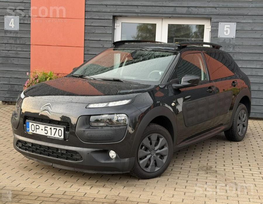 Melns Citroen C4 Cactus 2015 Cēsis, ar dzinēja tilpumu 1.60 L un nobraukumu 256 tūkst. km par 5600 €, foto 4 vietnē AUTOMOTO.COM.LV