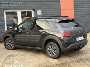 Melns Citroen C4 Cactus 2015 Cēsis, ar dzinēja tilpumu 1.60 L un nobraukumu 256 tūkst. km par 5600 €, foto 8 vietnē AUTOMOTO.COM.LV