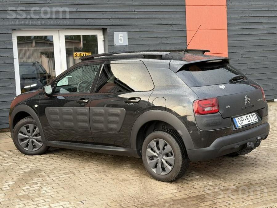 Melns Citroen C4 Cactus 2015 Cēsis, ar dzinēja tilpumu 1.60 L un nobraukumu 256 tūkst. km par 5600 €, foto 8 vietnē AUTOMOTO.COM.LV