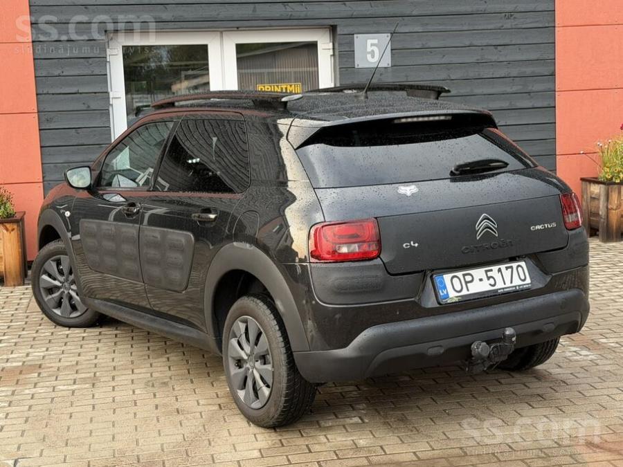 Melns Citroen C4 Cactus 2015 Cēsis, ar dzinēja tilpumu 1.60 L un nobraukumu 256 tūkst. km par 5600 €, foto 9 vietnē AUTOMOTO.COM.LV