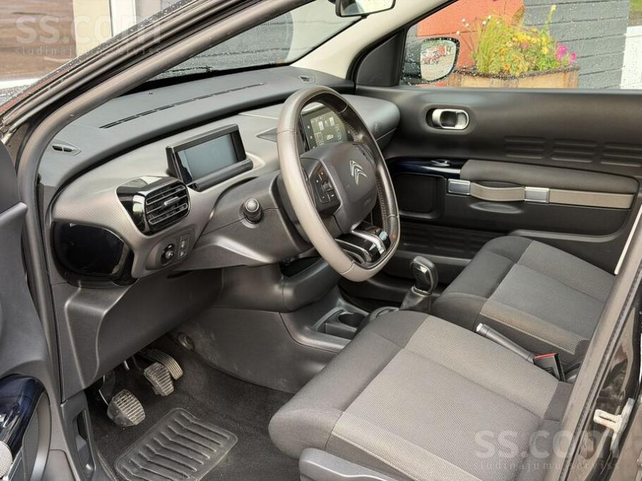 Melns Citroen C4 Cactus 2015 Cēsis, ar dzinēja tilpumu 1.60 L un nobraukumu 256 tūkst. km par 5600 €, foto 10 vietnē AUTOMOTO.COM.LV