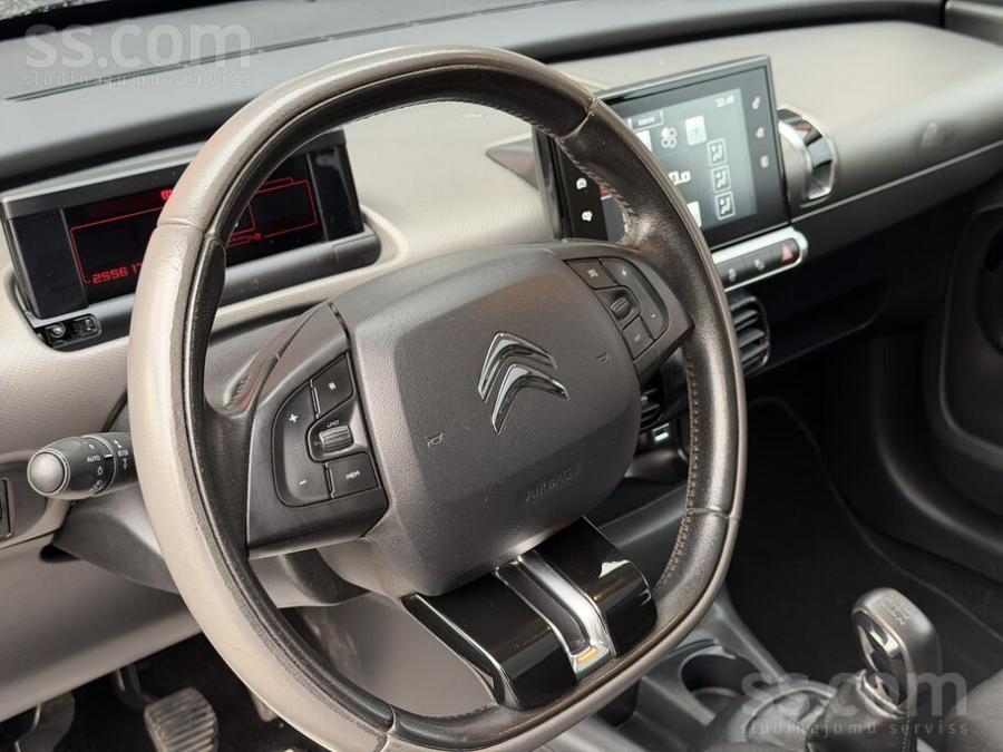 Melns Citroen C4 Cactus 2015 Cēsis, ar dzinēja tilpumu 1.60 L un nobraukumu 256 tūkst. km par 5600 €, foto 11 vietnē AUTOMOTO.COM.LV