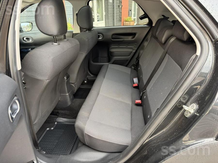 Melns Citroen C4 Cactus 2015 Cēsis, ar dzinēja tilpumu 1.60 L un nobraukumu 256 tūkst. km par 5600 €, foto 15 vietnē AUTOMOTO.COM.LV