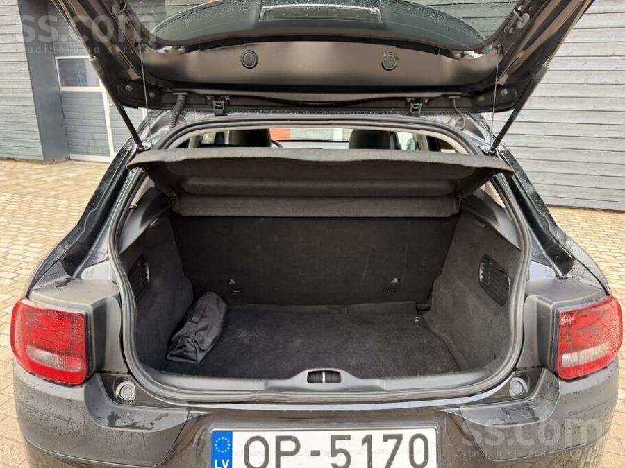 Melns Citroen C4 Cactus 2015 Cēsis, ar dzinēja tilpumu 1.60 L un nobraukumu 256 tūkst. km par 5600 €, foto 24 vietnē AUTOMOTO.COM.LV