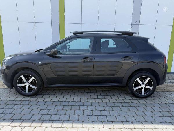 Melns Citroen C4 Cactus 2015 Raseiniai, ar dzinēja tilpumu 1.20 L un nobraukumu 149 tūkst. km par 3999 €, foto 2 vietnē AUTOMOTO.COM.LV