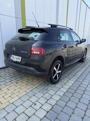 Melns Citroen C4 Cactus 2015 Raseiniai, ar dzinēja tilpumu 1.20 L un nobraukumu 149 tūkst. km par 3999 €, foto 6 vietnē AUTOMOTO.COM.LV