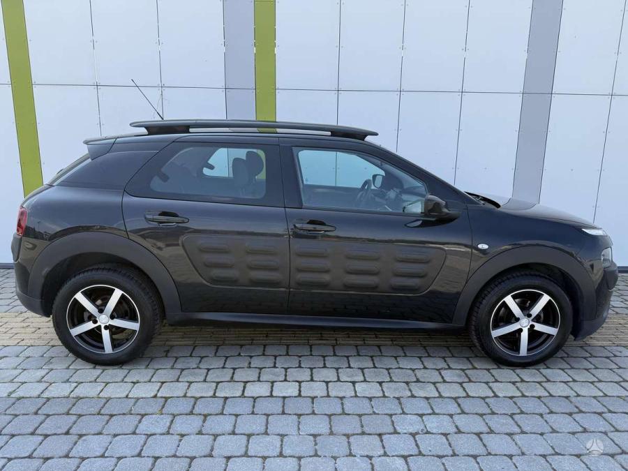 Melns Citroen C4 Cactus 2015 Raseiniai, ar dzinēja tilpumu 1.20 L un nobraukumu 149 tūkst. km par 3999 €, foto 8 vietnē AUTOMOTO.COM.LV