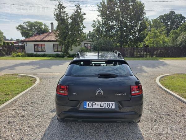 Black Citroen C4 Cactus 2015 in Ventspils, with an engine capacity of 1.20 L and mileage of 150 thousand km for 5990 €, photo 7 on AUTOMOTO.COM.LV