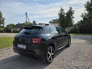 Melns Citroen C4 Cactus 2015 Ventspils, ar dzinēja tilpumu 1.20 L un nobraukumu 150 tūkst. km par 5990 €, foto 13 vietnē AUTOMOTO.COM.LV