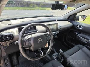 Melns Citroen C4 Cactus 2015 Ventspils, ar dzinēja tilpumu 1.20 L un nobraukumu 150 tūkst. km par 5990 €, foto 25 vietnē AUTOMOTO.COM.LV