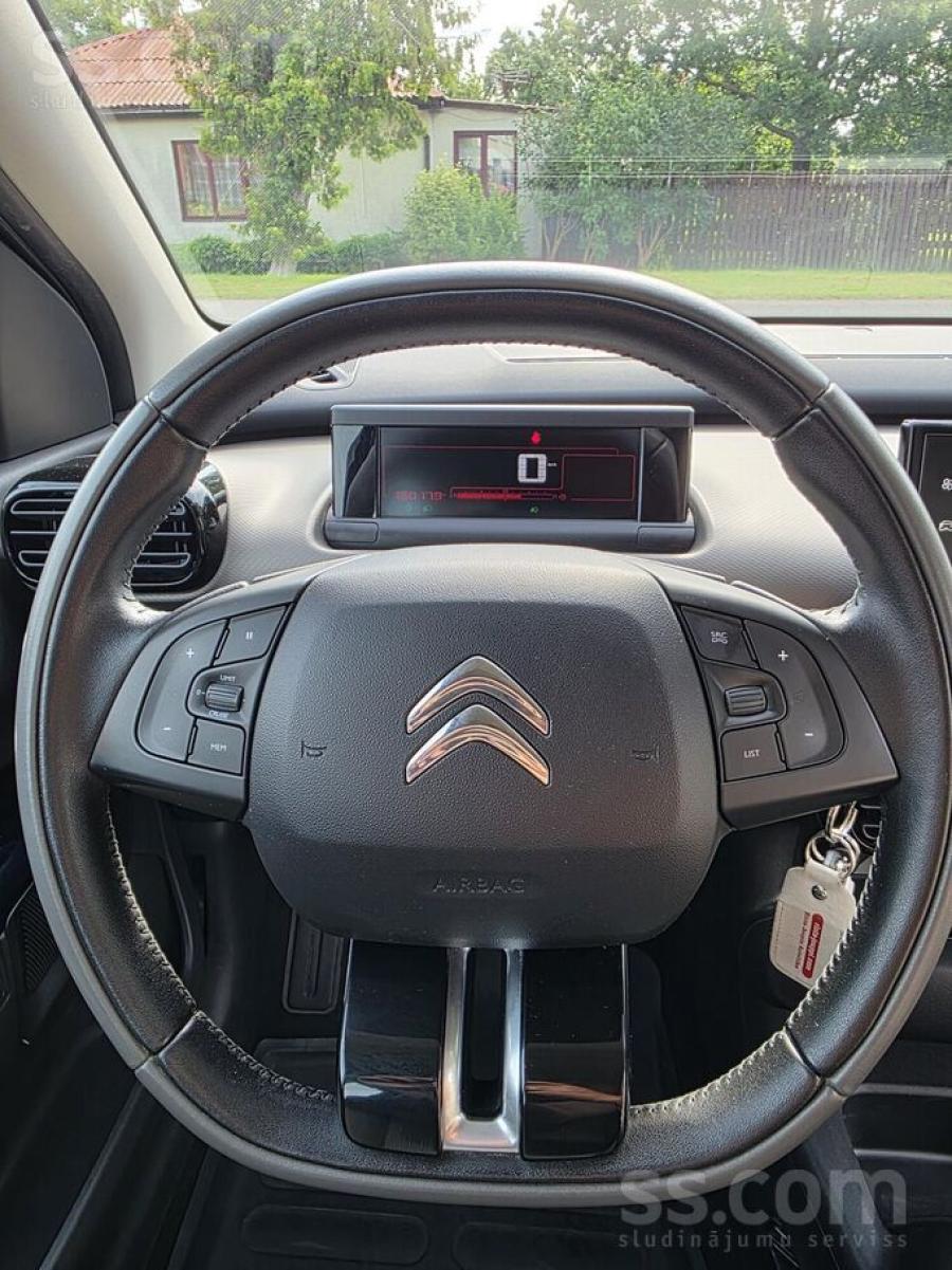 Melns Citroen C4 Cactus 2015 Ventspils, ar dzinēja tilpumu 1.20 L un nobraukumu 150 tūkst. km par 5990 €, foto 26 vietnē AUTOMOTO.COM.LV