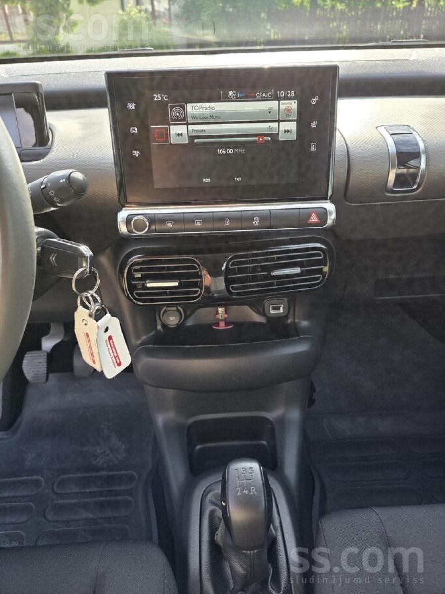 Melns Citroen C4 Cactus 2015 Ventspils, ar dzinēja tilpumu 1.20 L un nobraukumu 150 tūkst. km par 5990 €, foto 29 vietnē AUTOMOTO.COM.LV