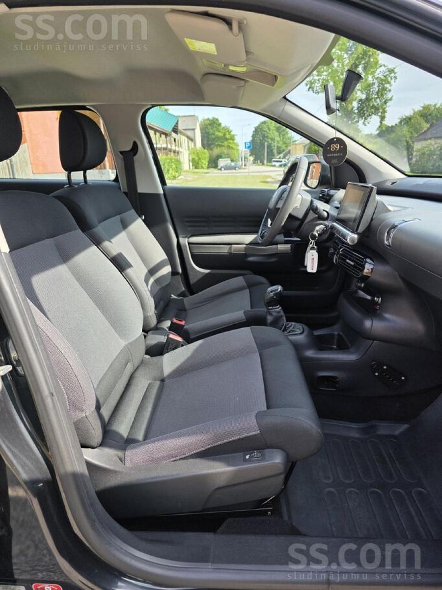 Melns Citroen C4 Cactus 2015 Ventspils, ar dzinēja tilpumu 1.20 L un nobraukumu 150 tūkst. km par 5990 €, foto 32 vietnē AUTOMOTO.COM.LV
