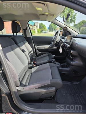 Melns Citroen C4 Cactus 2015 Ventspils, ar dzinēja tilpumu 1.20 L un nobraukumu 150 tūkst. km par 5990 €, foto 33 vietnē AUTOMOTO.COM.LV