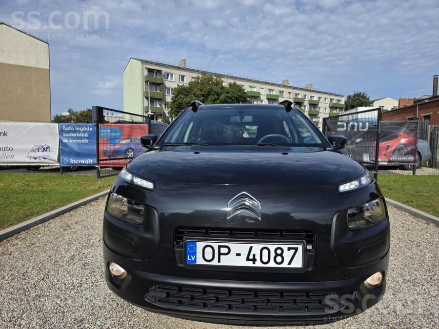 Melns Citroen C4 Cactus 2015 Ventspils, ar dzinēja tilpumu 1.20 L un nobraukumu 150 tūkst. km par 5990 €, foto 60 vietnē AUTOMOTO.COM.LV
