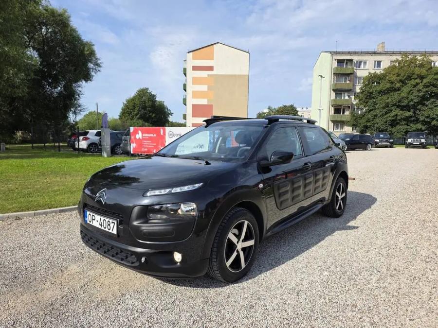 Melns Citroen C4 Cactus 2015 Ventspils, ar dzinēja tilpumu 1.20 L un nobraukumu 150 tūkst. km par 5990 €, foto 1 vietnē AUTOMOTO.COM.LV
