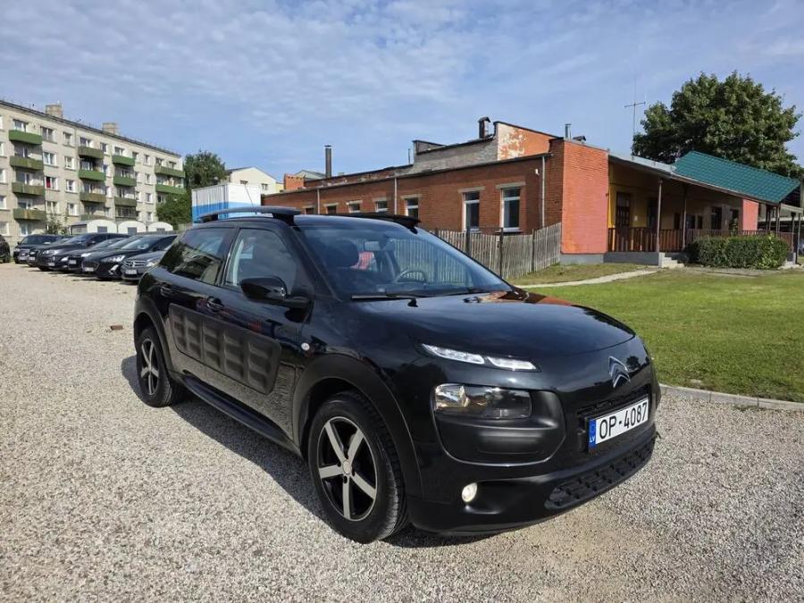 Melns Citroen C4 Cactus 2015 Ventspils, ar dzinēja tilpumu 1.20 L un nobraukumu 150 tūkst. km par 5990 €, foto 4 vietnē AUTOMOTO.COM.LV