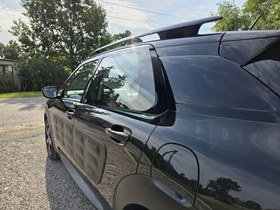 Melns Citroen C4 Cactus 2015 Ventspils, ar dzinēja tilpumu 1.20 L un nobraukumu 150 tūkst. km par 5990 €, foto 10 vietnē AUTOMOTO.COM.LV