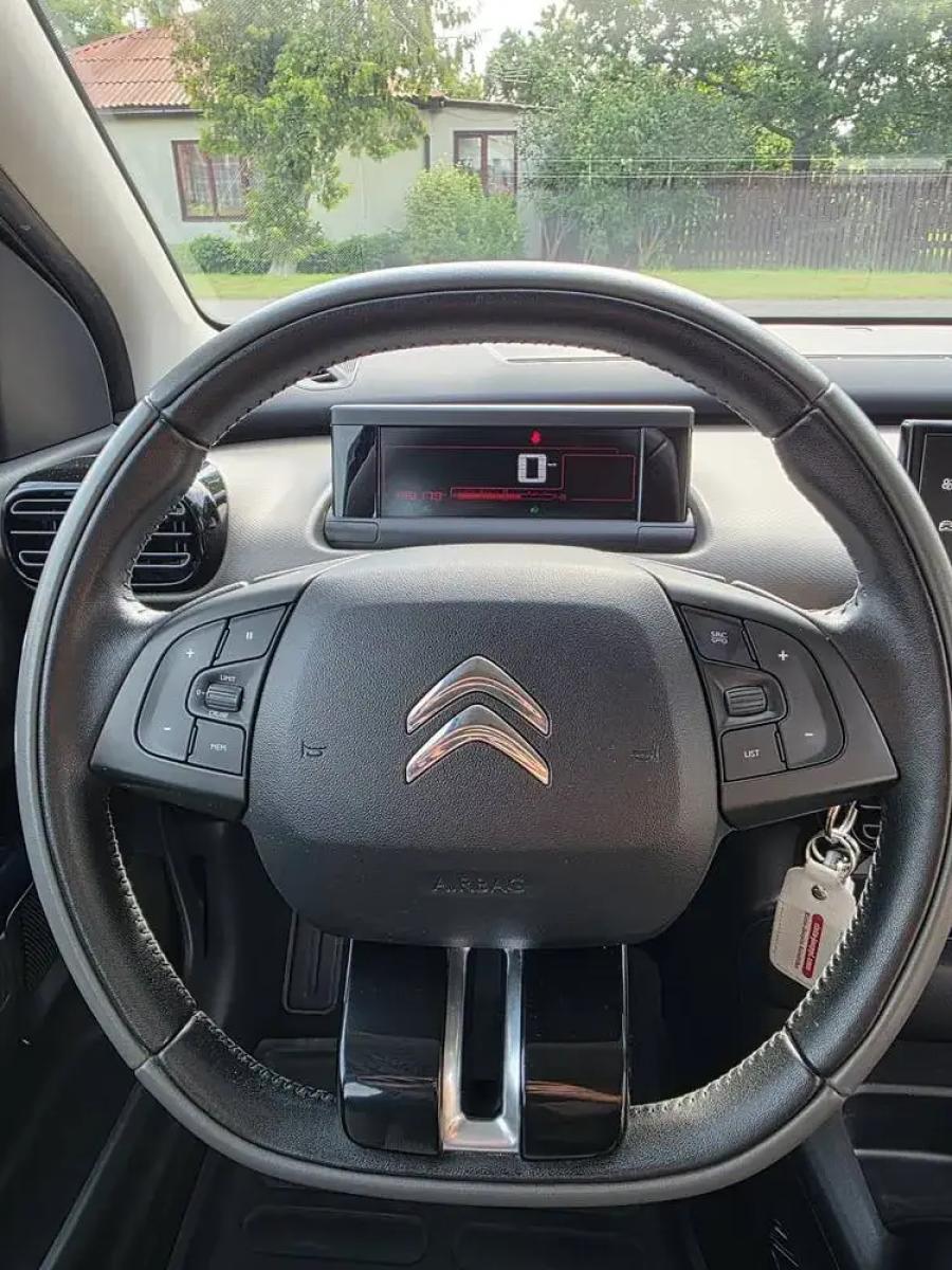 Melns Citroen C4 Cactus 2015 Ventspils, ar dzinēja tilpumu 1.20 L un nobraukumu 150 tūkst. km par 5990 €, foto 14 vietnē AUTOMOTO.COM.LV