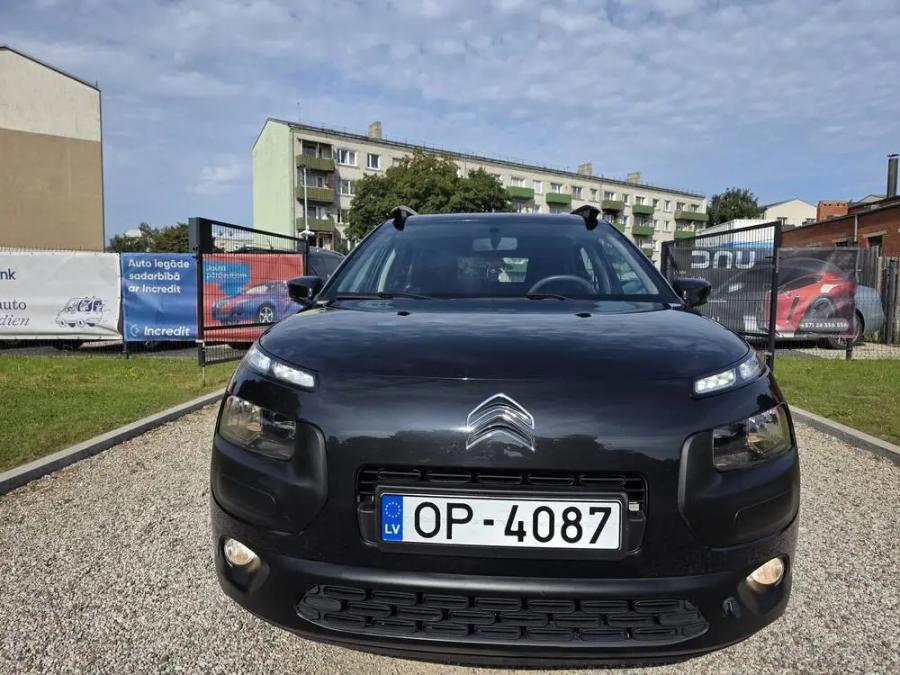 Melns Citroen C4 Cactus 2015 Ventspils, ar dzinēja tilpumu 1.20 L un nobraukumu 150 tūkst. km par 5990 €, foto 31 vietnē AUTOMOTO.COM.LV