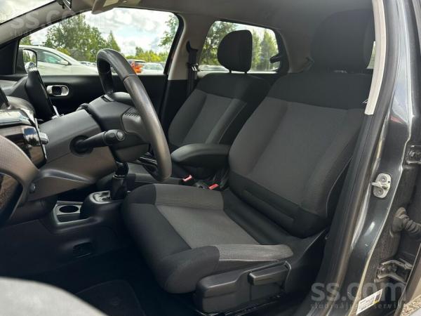 Black Citroen C4 Cactus 2015 in Jelgava, with an engine capacity of 1.20 L and mileage of 0 thousand km for 5900 €, photo 9 on AUTOMOTO.COM.LV
