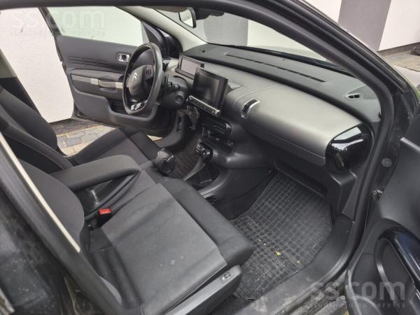 Melns Citroen C4 Cactus 2015 Rīga, ar dzinēja tilpumu 1.60 L un nobraukumu 216 tūkst. km par 4700 €, foto 5 vietnē AUTOMOTO.COM.LV