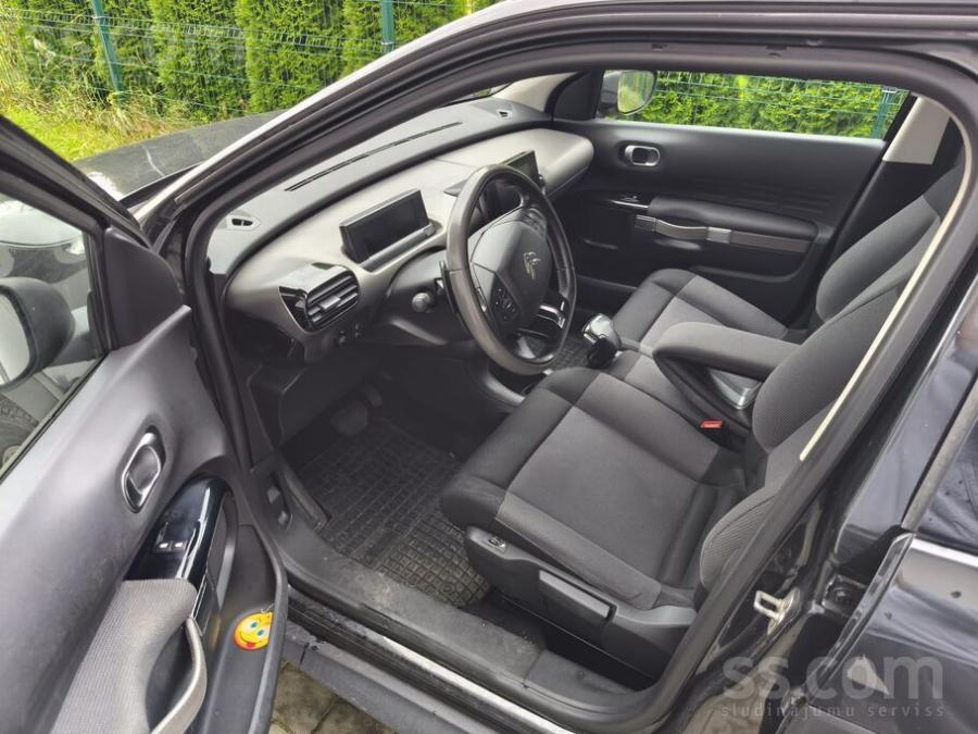 Melns Citroen C4 Cactus 2015 Rīga, ar dzinēja tilpumu 1.60 L un nobraukumu 216 tūkst. km par 4700 €, foto 7 vietnē AUTOMOTO.COM.LV