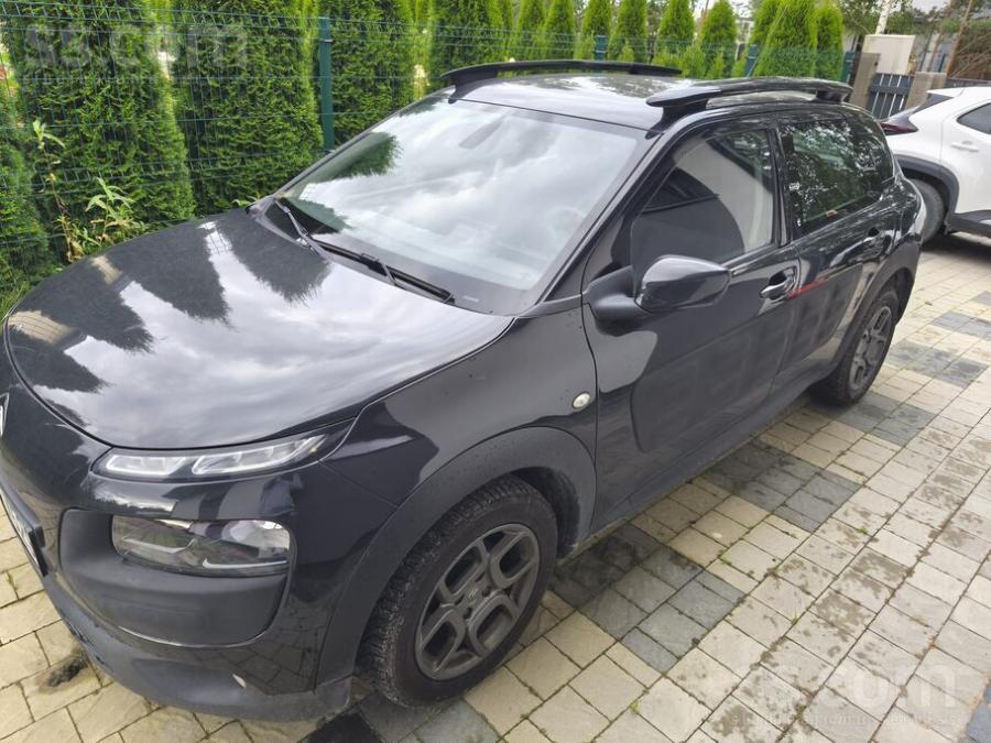 Melns Citroen C4 Cactus 2015 Rīga, ar dzinēja tilpumu 1.60 L un nobraukumu 216 tūkst. km par 4700 €, foto 8 vietnē AUTOMOTO.COM.LV