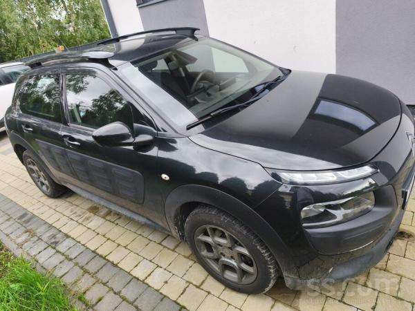 Melns Citroen C4 Cactus 2015 Rīga, ar dzinēja tilpumu 1.60 L un nobraukumu 216 tūkst. km par 4700 €, foto 9 vietnē AUTOMOTO.COM.LV