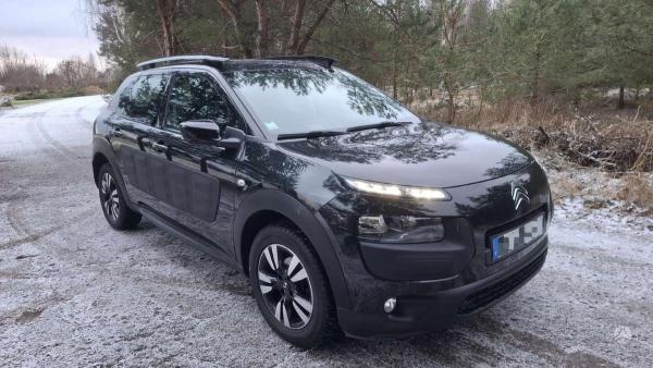 Black Citroen C4 Cactus 2016 in Taurage, with an engine capacity of 1.20 L and mileage of 161 thousand km for 4800 €, photo 3 on AUTOMOTO.COM.LV