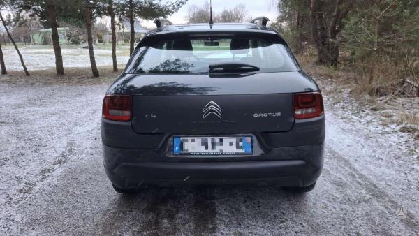 Black Citroen C4 Cactus 2016 in Taurage, with an engine capacity of 1.20 L and mileage of 161 thousand km for 4800 €, photo 6 on AUTOMOTO.COM.LV