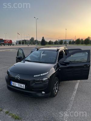 Black Citroen C4 Cactus 2016 in Riga, with an engine capacity of 1.20 L and mileage of 183 thousand km for 7000 €, photo 3 on AUTOMOTO.COM.LV