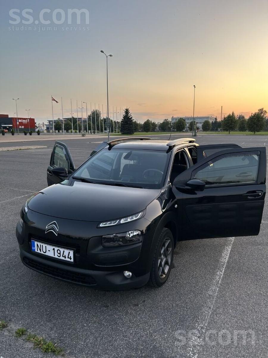 Black Citroen C4 Cactus 2016 in Riga, with an engine capacity of 1.20 L and mileage of 183 thousand km for 7000 €, photo 3 on AUTOMOTO.COM.LV