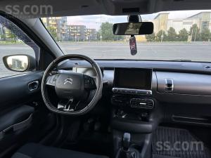 Black Citroen C4 Cactus 2016 in Riga, with an engine capacity of 1.20 L and mileage of 183 thousand km for 7000 €, photo 6 on AUTOMOTO.COM.LV