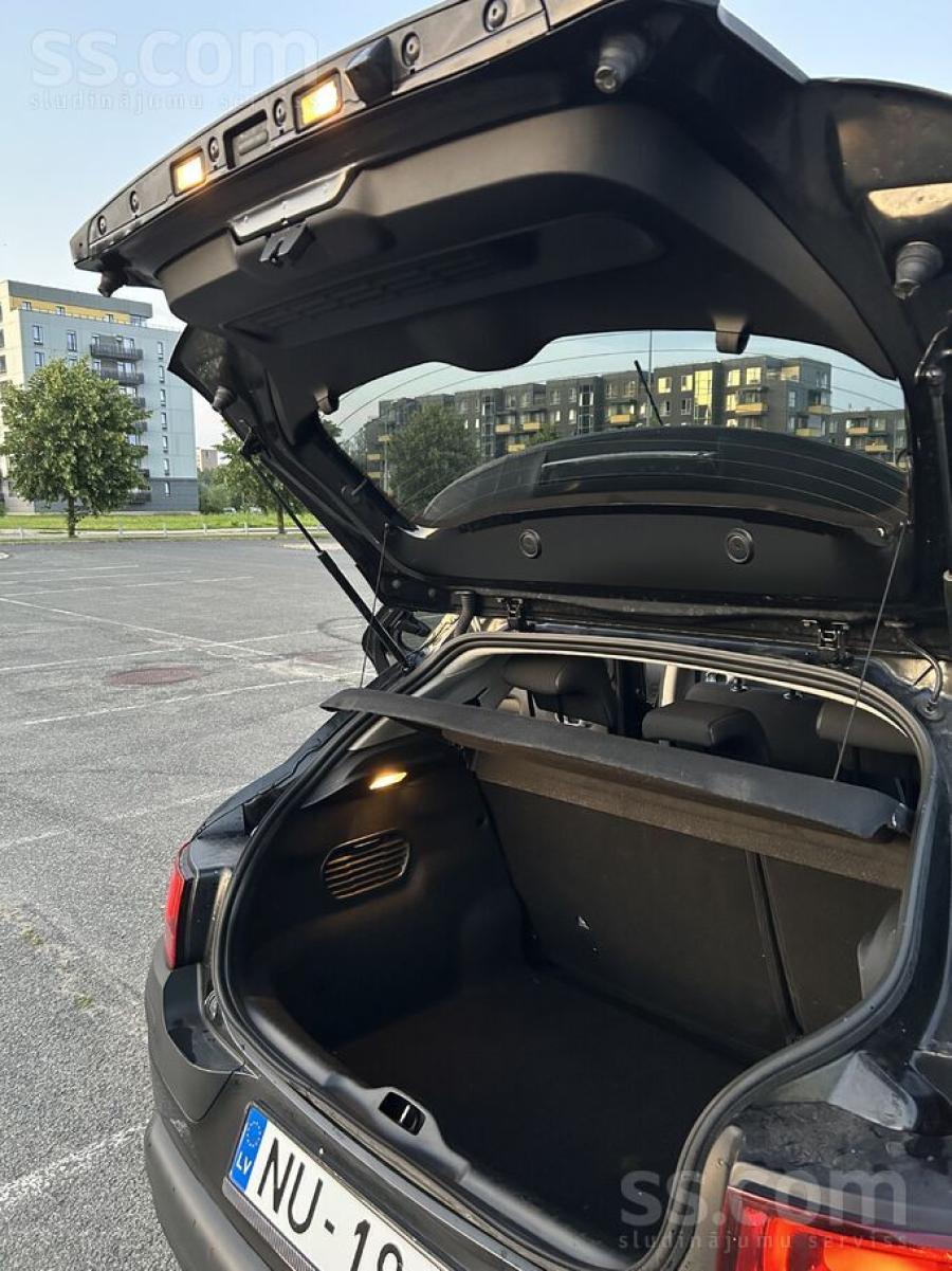 Black Citroen C4 Cactus 2016 in Riga, with an engine capacity of 1.20 L and mileage of 183 thousand km for 7000 €, photo 9 on AUTOMOTO.COM.LV