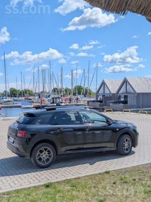 Melns Citroen C4 Cactus 2016 Rīga, ar dzinēja tilpumu 1.60 L un nobraukumu 169 tūkst. km par 5999 €, foto  vietnē AUTOMOTO.COM.LV