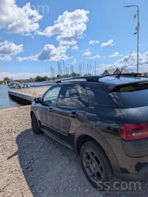 Melns Citroen C4 Cactus 2016 Rīga, ar dzinēja tilpumu 1.60 L un nobraukumu 169 tūkst. km par 5999 €, foto 5 vietnē AUTOMOTO.COM.LV