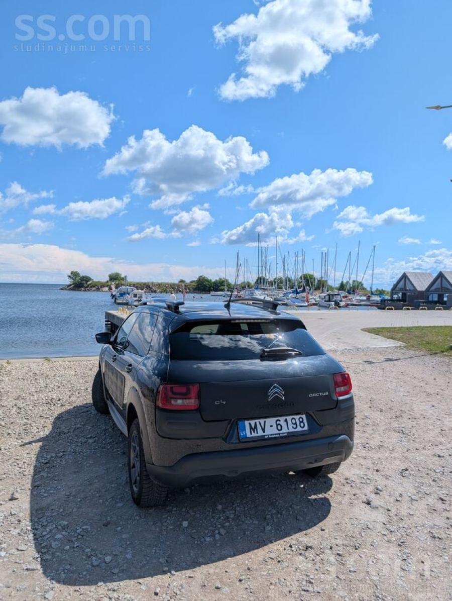 Melns Citroen C4 Cactus 2016 Rīga, ar dzinēja tilpumu 1.60 L un nobraukumu 169 tūkst. km par 5999 €, foto 6 vietnē AUTOMOTO.COM.LV